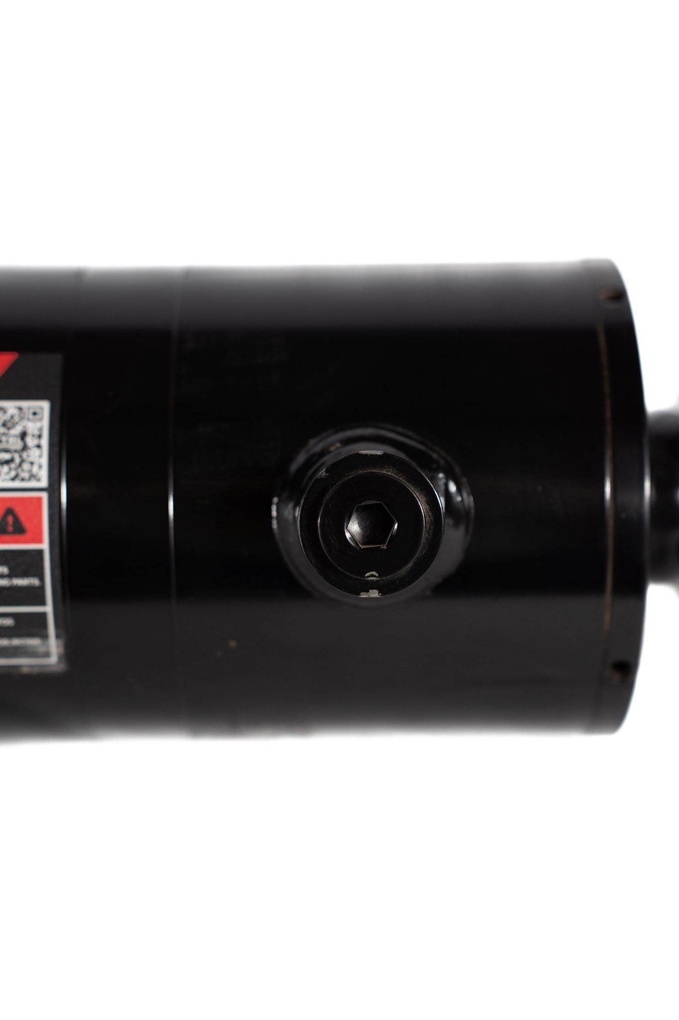 BORE 5″ ROD 2″ STROKE 24″ 3,000 PSI – Axon